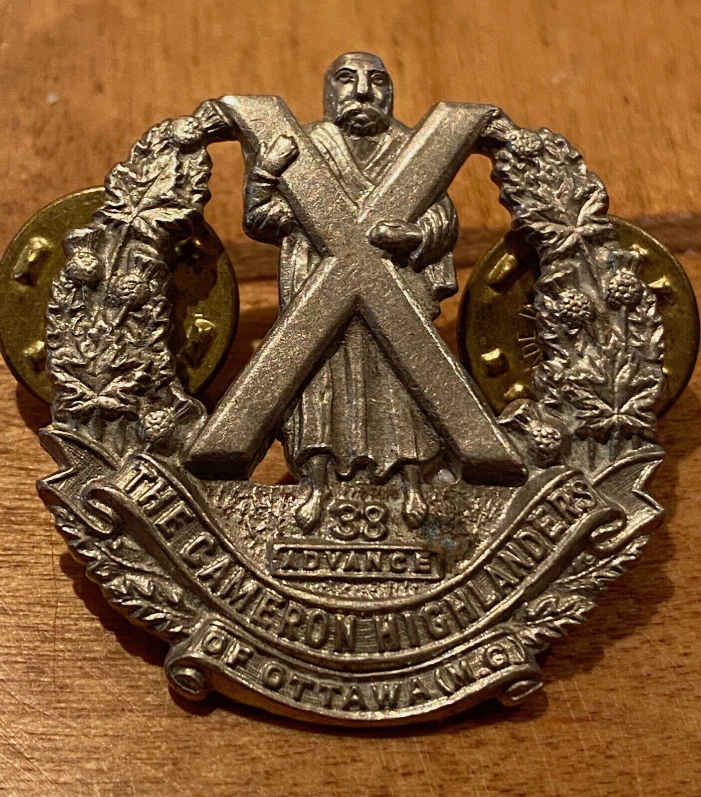 WW2 Onwards Canadian Army The Cameron Highlanders of Ottawa collar bad