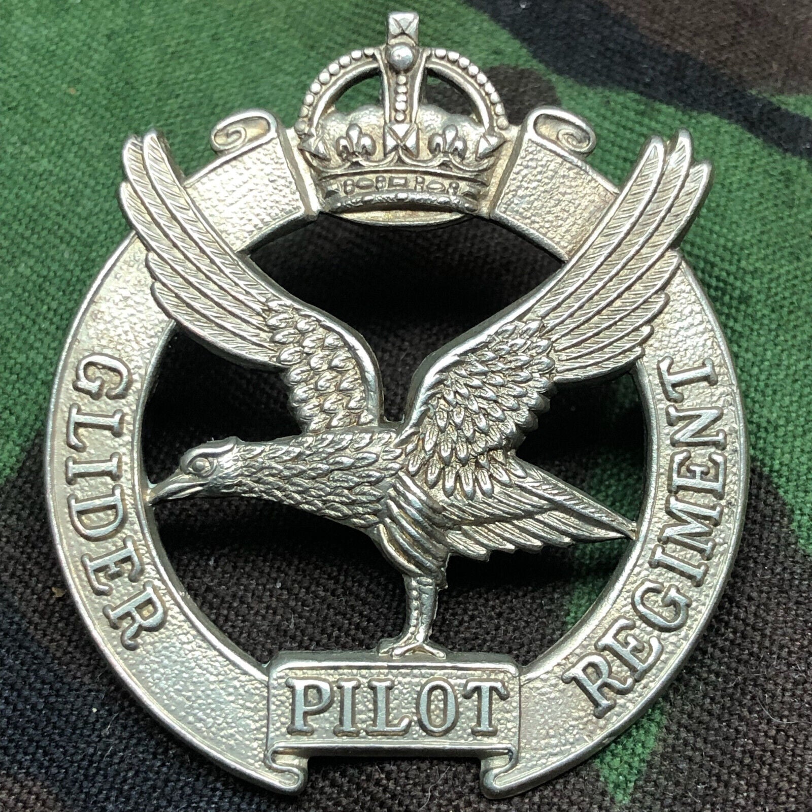 Original WW2 British Army Glider Pilot Regiment Cap Badge - Kings Crown ...