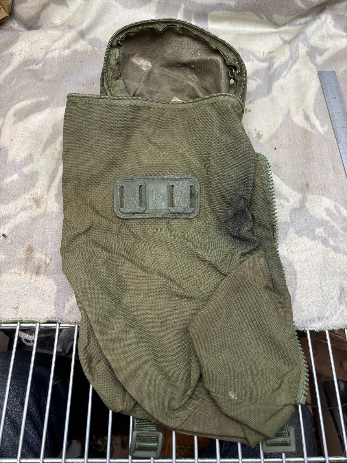 Genuine British Army OD Green Camouflaged Rucksack Side Pouch Single ...