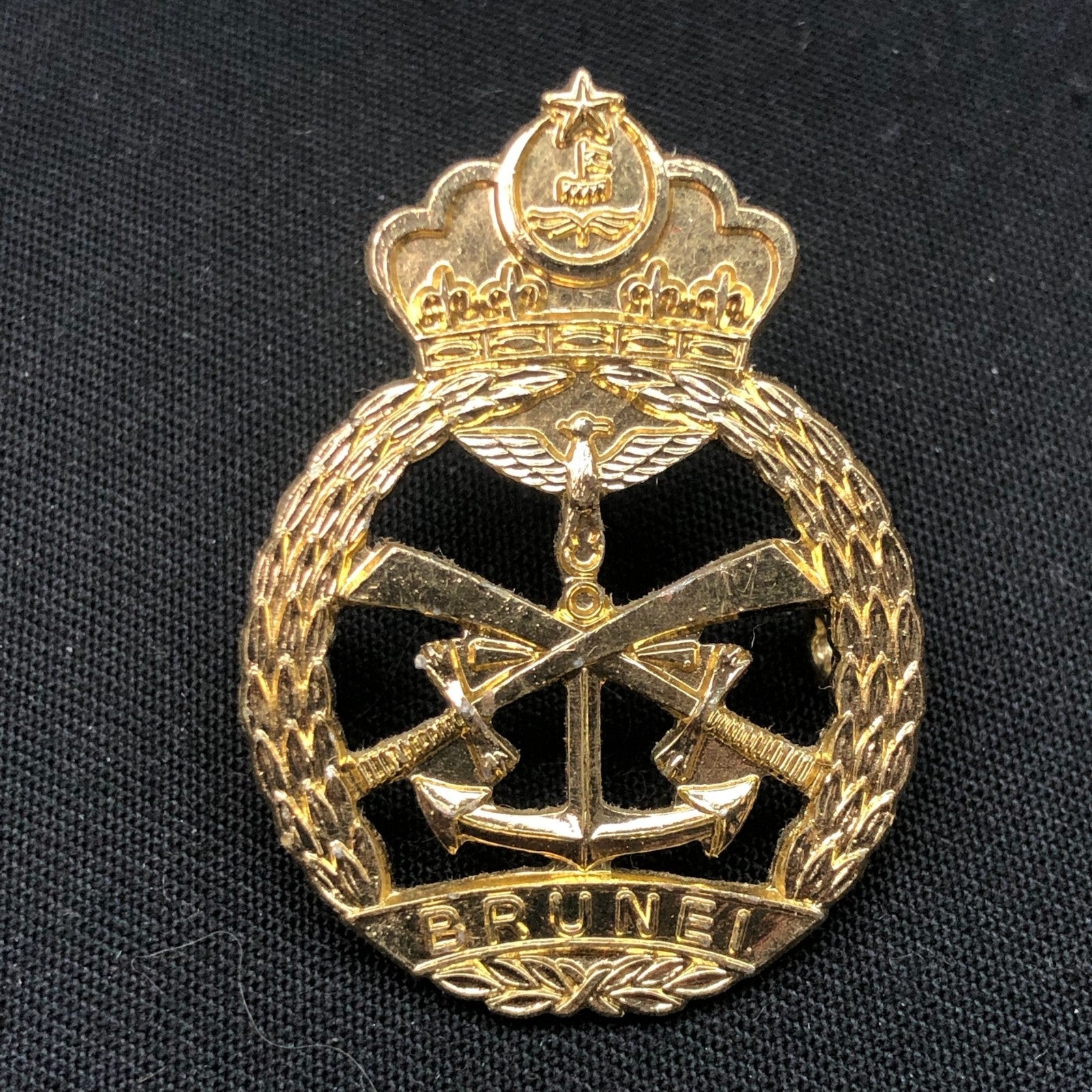 Original Army Cap Badge - Royal Brunei Armed Forces | For Sale | The ...