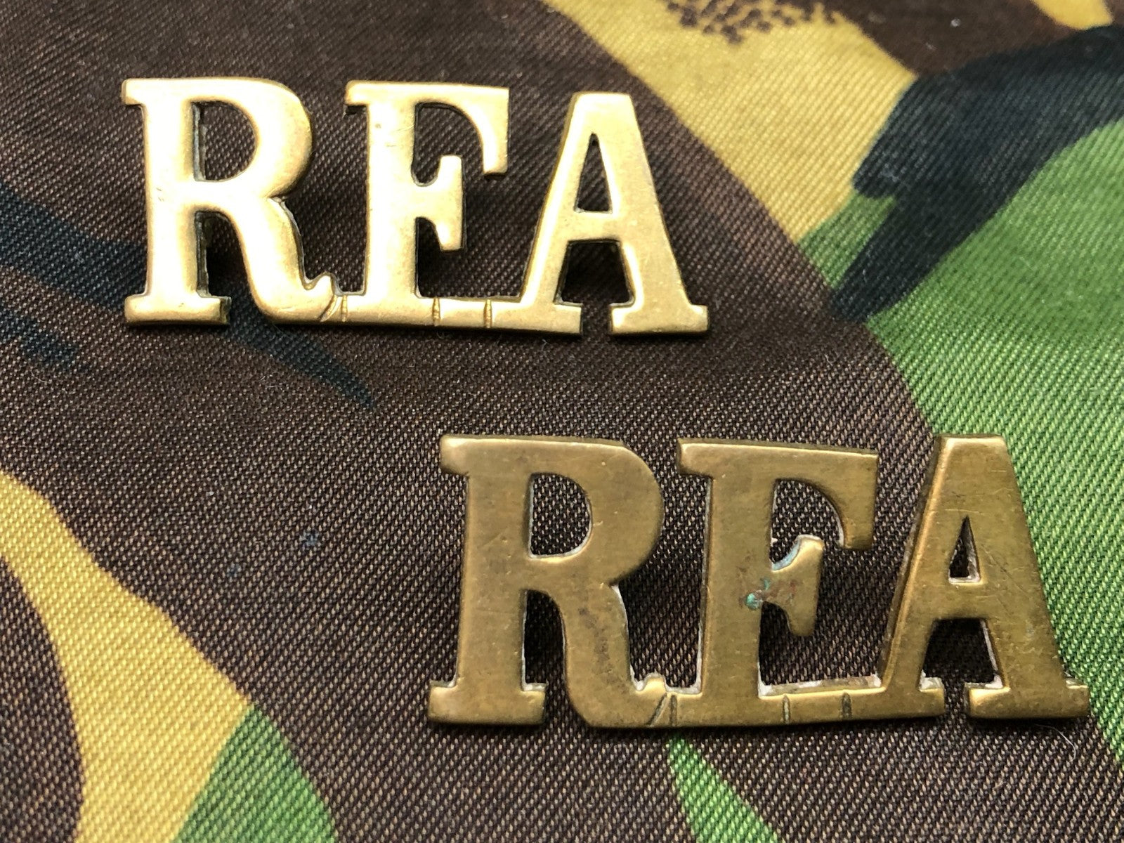 Genuine British Army WW1 Brass Shoulder Titles - RFA Royal Field ...