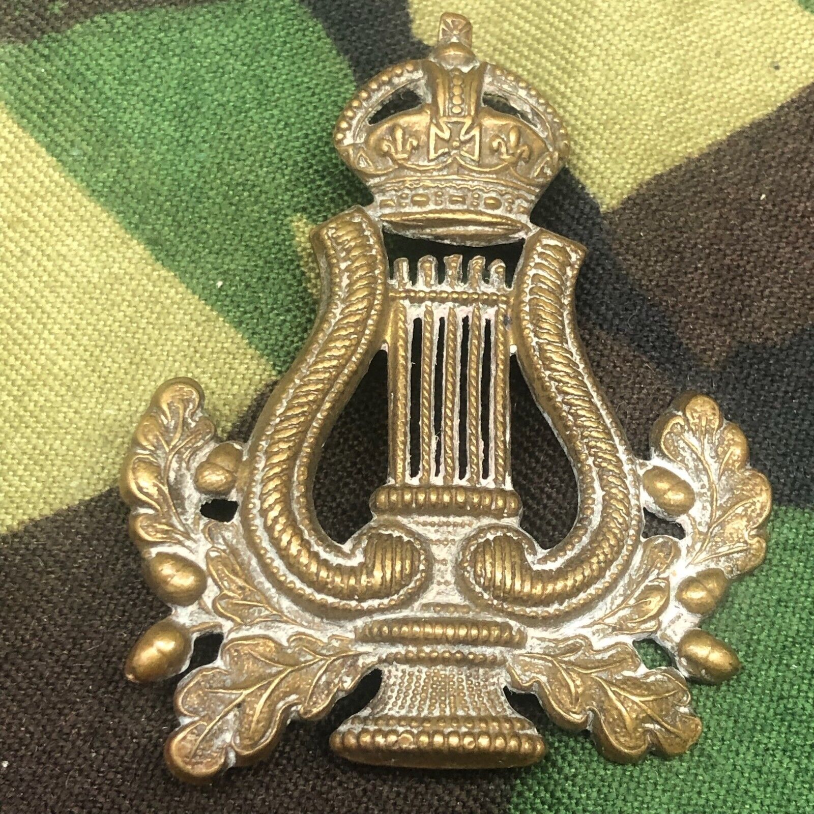 Original WW2 British Army Cap Badge - Army Musician / Bandsman | For ...