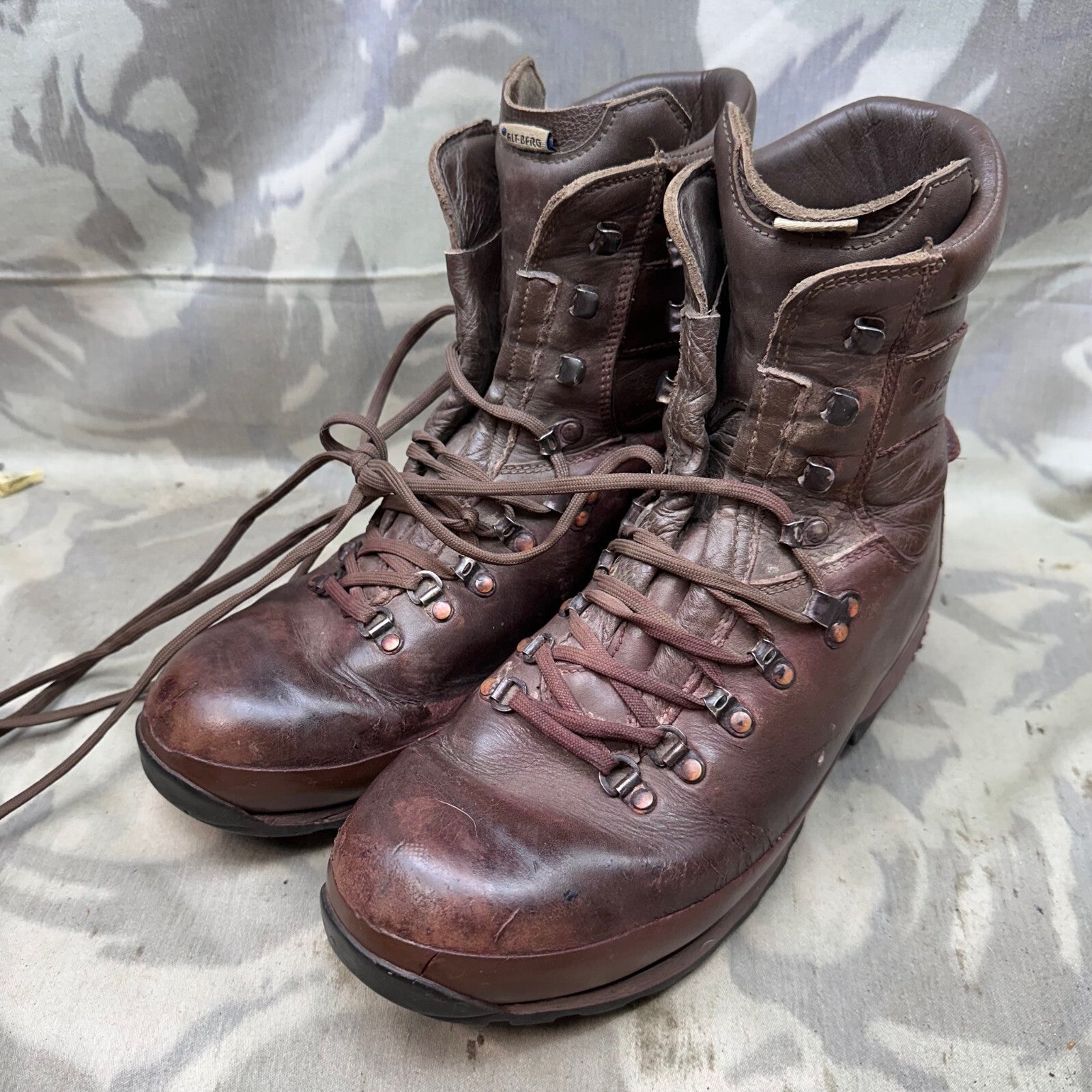 British Army Brown Leather Combat Boots - Altberg - Size UK 9.5 | For ...