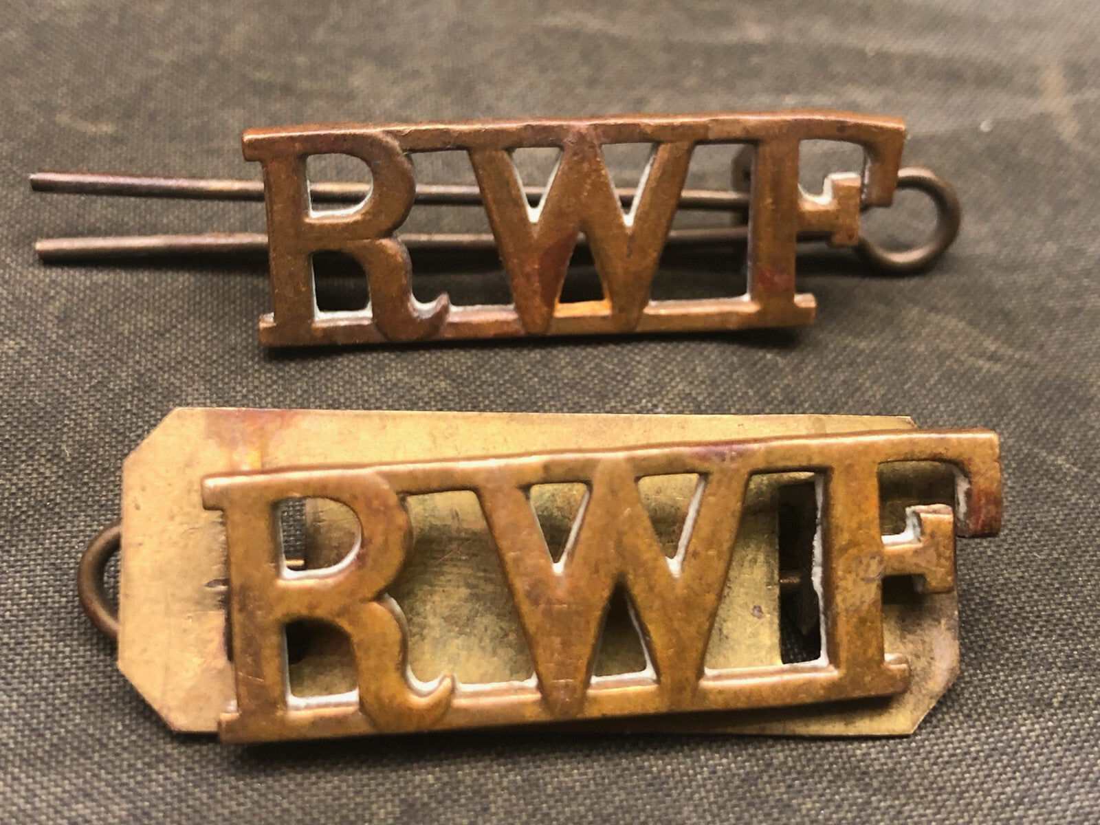 Original WW1/WW2 British Army Royal Welsh Fusiliers RWF Shoulder Title ...