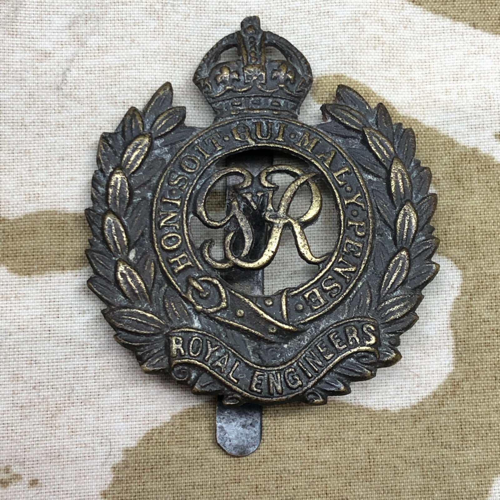 Genuine British Army WW2 Royal Engineers RE Cap Badge | For Sale | The ...