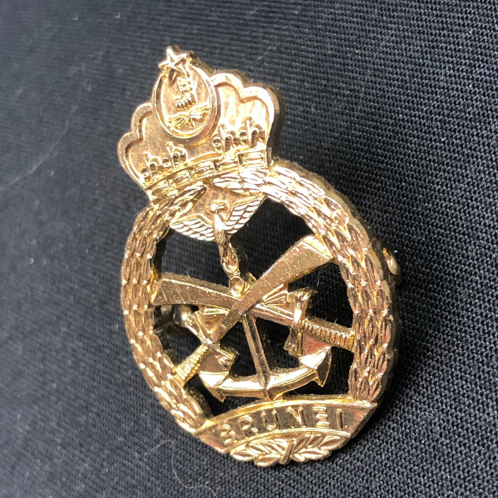 Original Army Cap Badge - Royal Brunei Armed Forces | For Sale | The ...