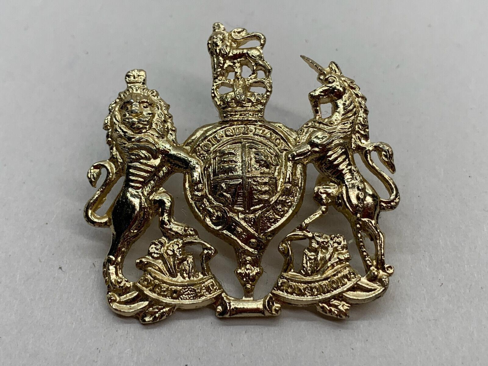 British Army General Service Corps Queen’s Crown Badge – The Militaria Shop